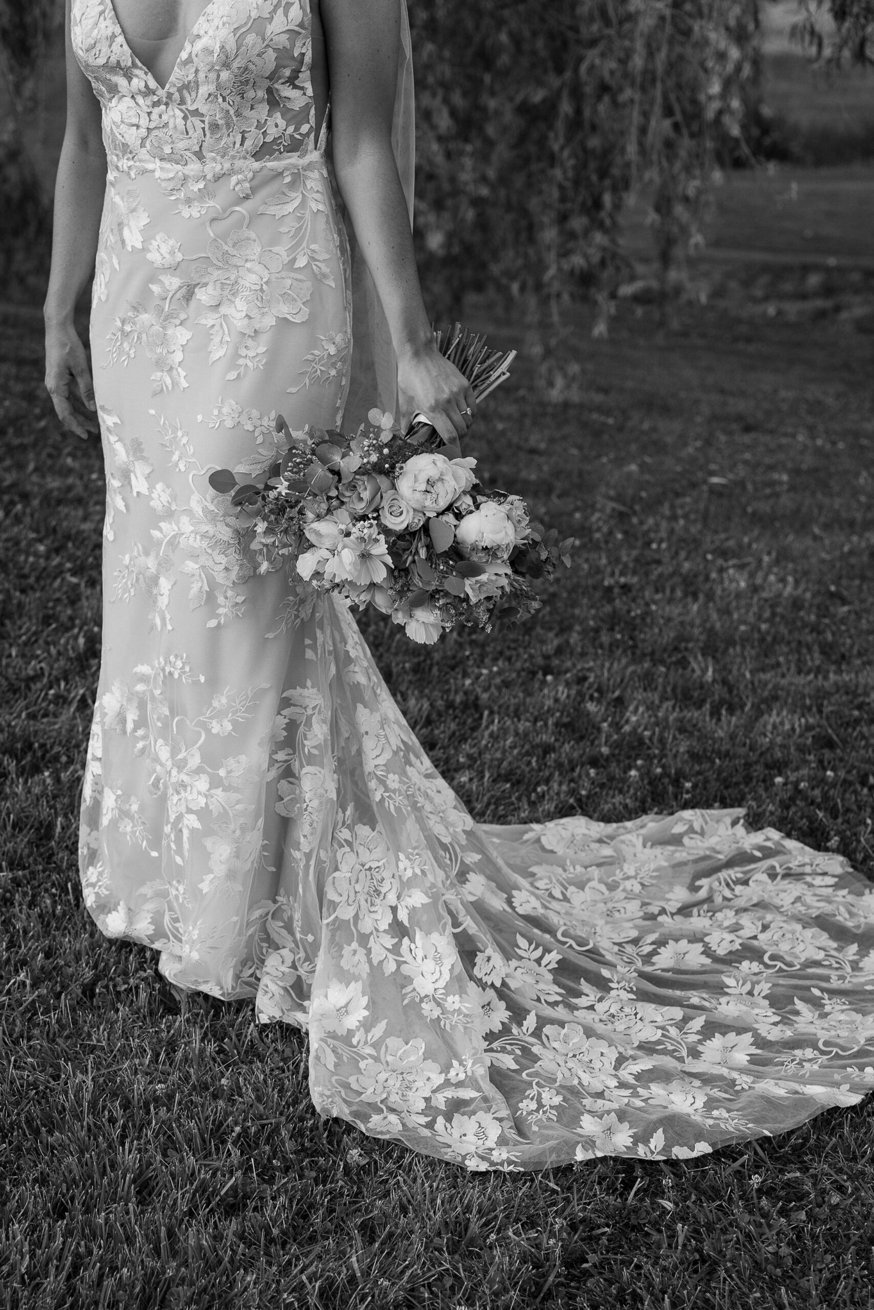 Toledo Wedding Dress Shops - lauraskebbaphotography.com