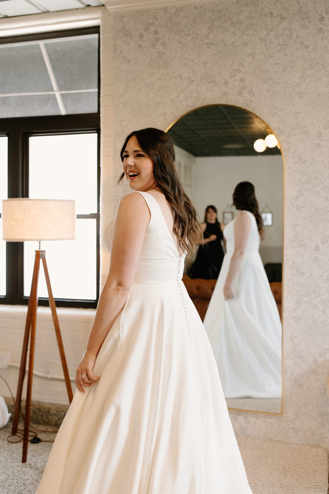 Urban 501 Wedding | Hannah and Steven - lauraskebbaphotography.com