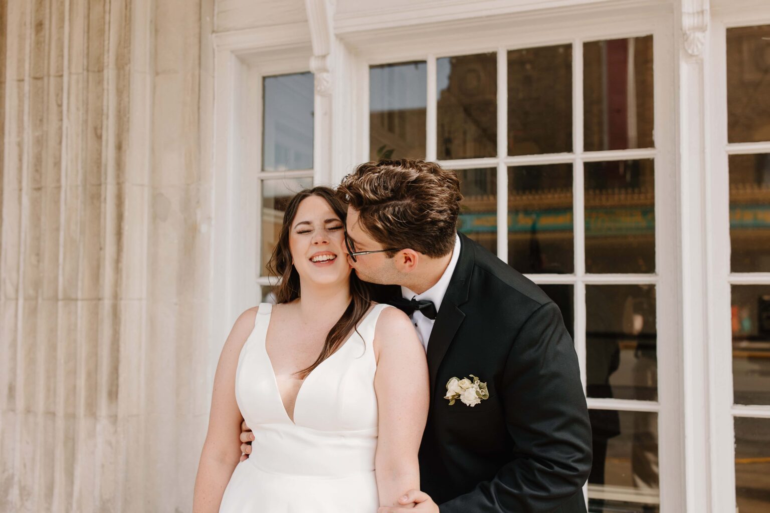 Urban 501 Wedding | Hannah and Steven - lauraskebbaphotography.com